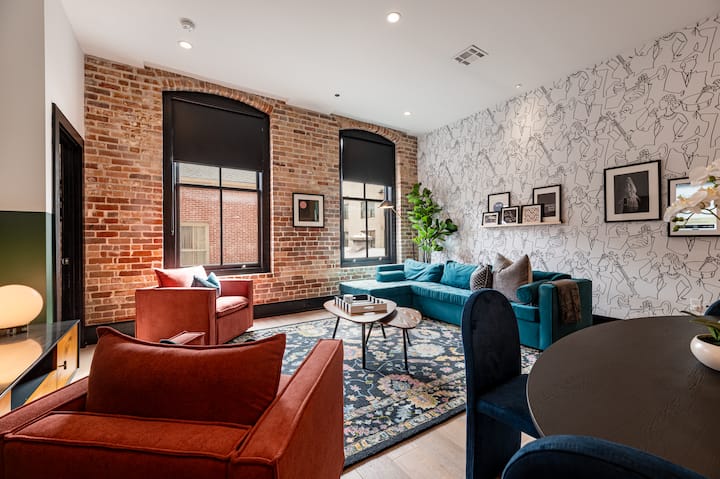 Prime Downtown 2bd Private Terrace Hotel - New Orleans, LA