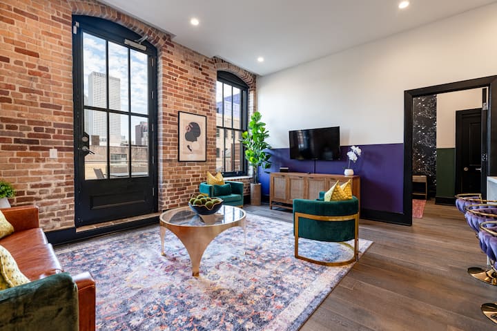 Lux 4bd/4ba +2 Sleeper Sofas | Own Terrace | Hotel - New Orleans, LA