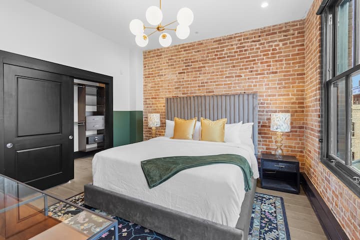 Game Room | Pool | Rooftop Terrace | Warehouse Dis - New Orleans, LA