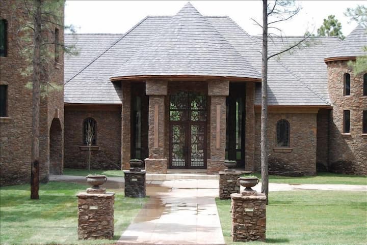 The Castle – Luxury Northern Arizona Estate - Flagstaff, AZ