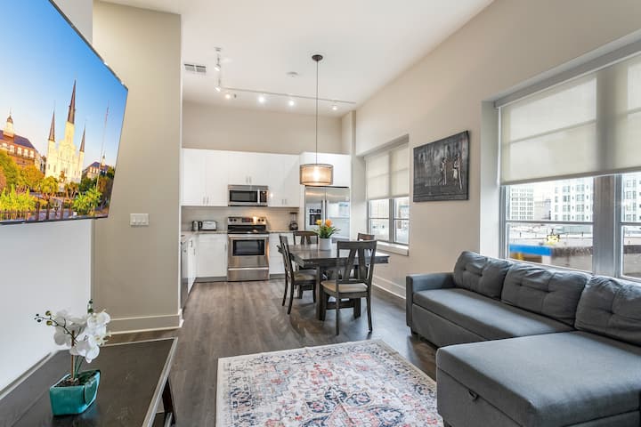 Charming 2br Retreat Steps From The French Quarter - New Orleans, LA