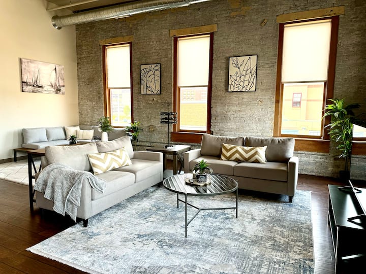 The Bellevue In Canal Park | New- Charming Loft - Duluth, MN