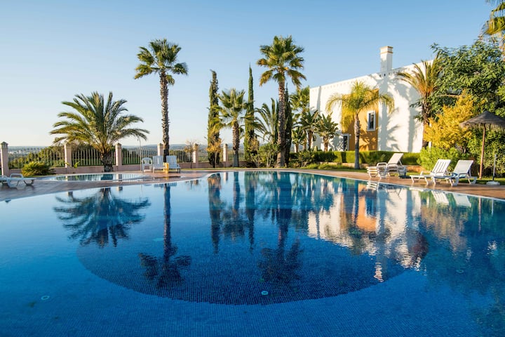 Portimão Elegant House With Pool By Homing - Alvor