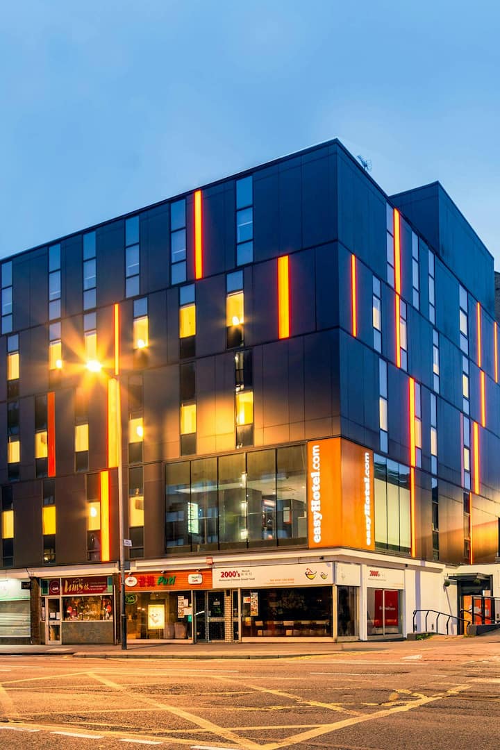 10-min Walk From The Main Train Stations - Glasgow