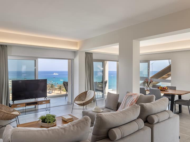 Emerald Bay Sea-front Penthouse - Ayia Napa
