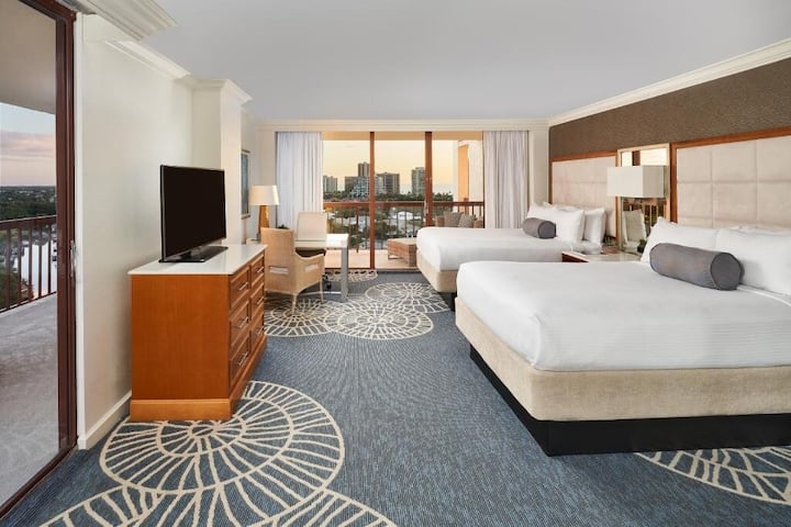 Relaxing Couple Stay | Room W/ Balcony & Views - Naples, FL