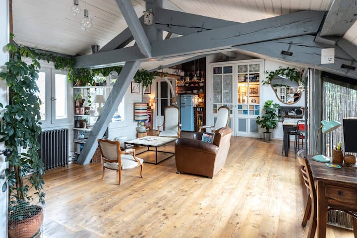 Hyper-centre, Nid Suspendu Au Dessus Des Toits - Toulouse