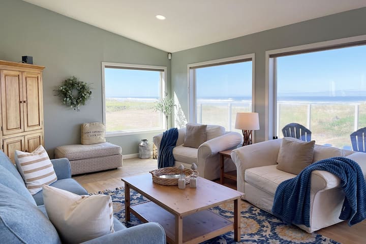 Beautiful Ocean Front Home ~ Pacific Sands - Yachats, OR