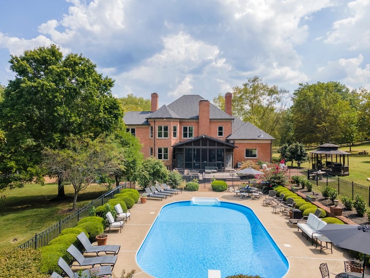 Above Nashville Country Manor I Pool | Pool Table - Franklin, TN