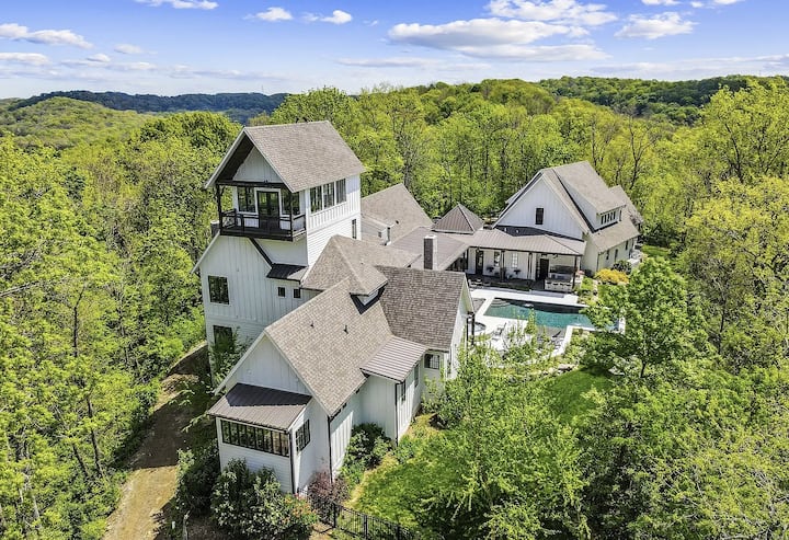 Above Nashville Eagle's View | Pool & Spa I Sauna - Brentwood, TN