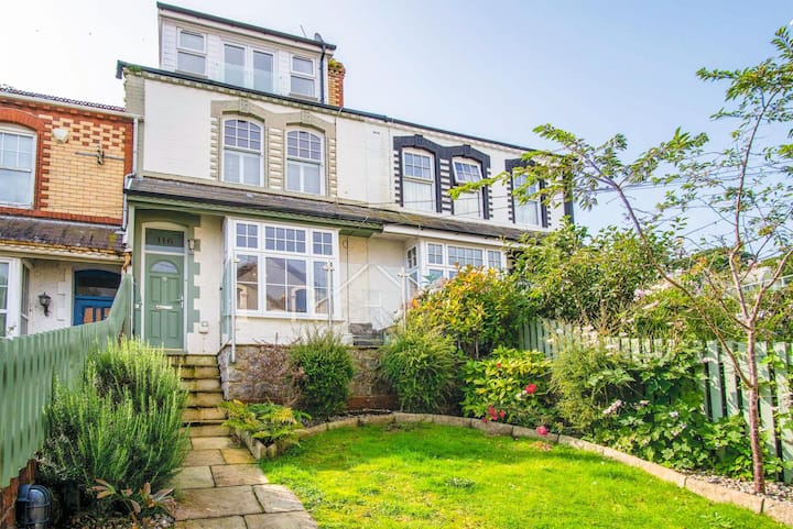 Overland Road – 4 Bedroom House – Mumbles - The Mumbles