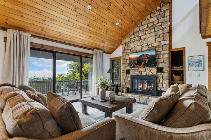 Spacious Home With Great Mountain Views - Beech Mountain, NC