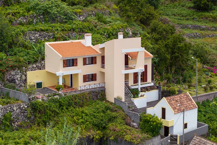 Casa Amarela Da Fajã Da Areia By An Island Apart - Madeira