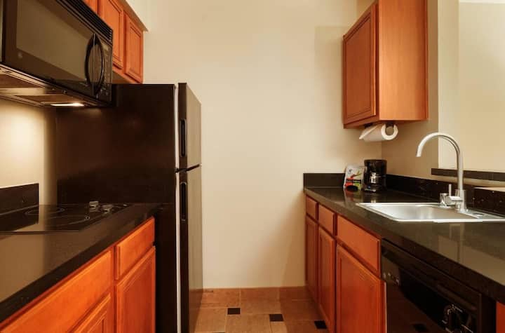 3 Homey Suites W/ Kitchen & Separate Living Area - Mountain View, CA