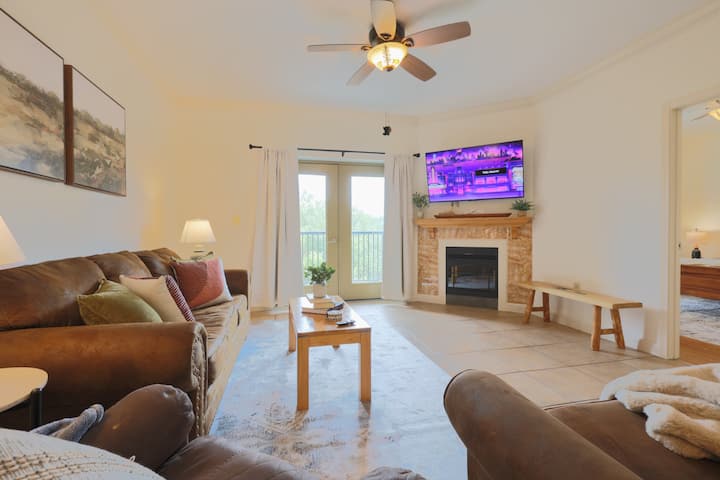 Pigeon Forge Condo With Indoor & Outdoor Pool! - Pigeon Forge, TN