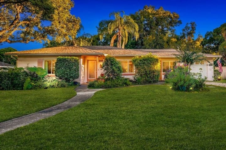 Pet Friendly Retreat Close To Downtown & Waterman - Mount Dora, FL