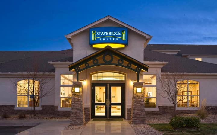 Denver Lodging | Happy Hour. Pool. Free Breakfast. - Centennial, CO