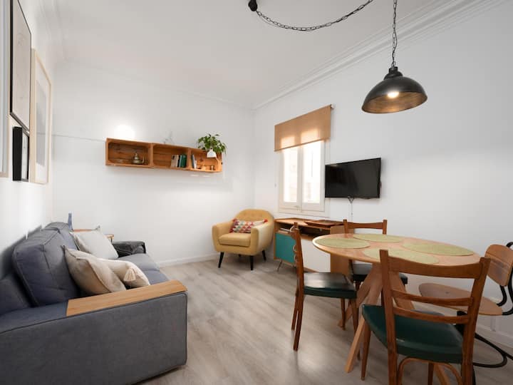 Cosy Sants Apartment - Barcelona
