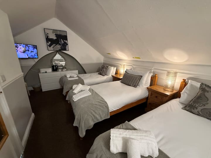 Triple Ensuite Room At The Central Hotel Norwich - Norwich