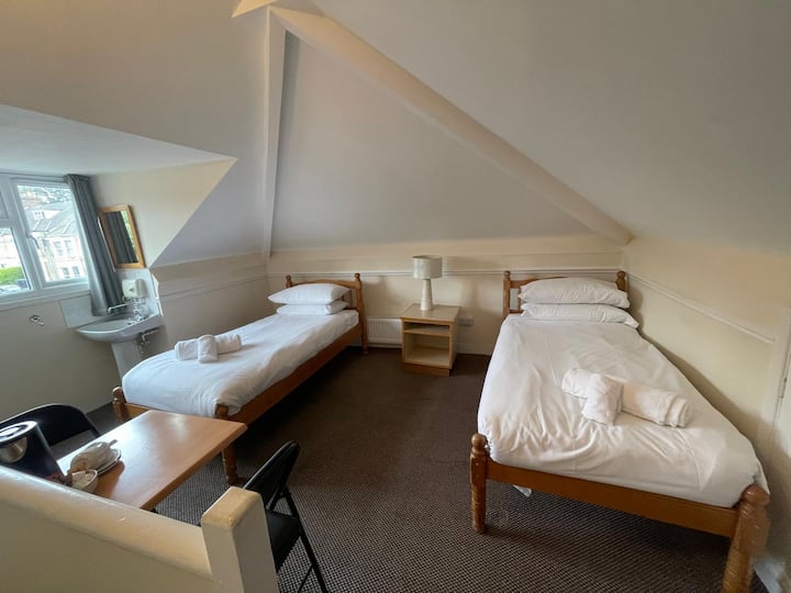 Standard Twin Shared Bathroom Centralhotel Norwich - Norwich
