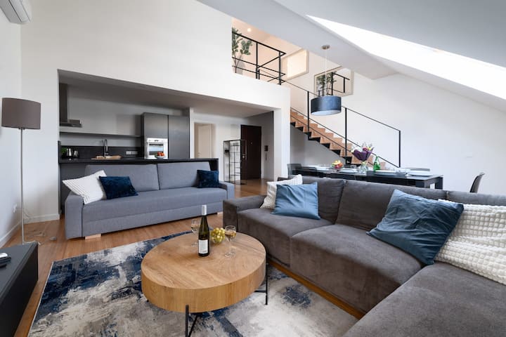 Stylish Loft Next To The Vltava River - Prague