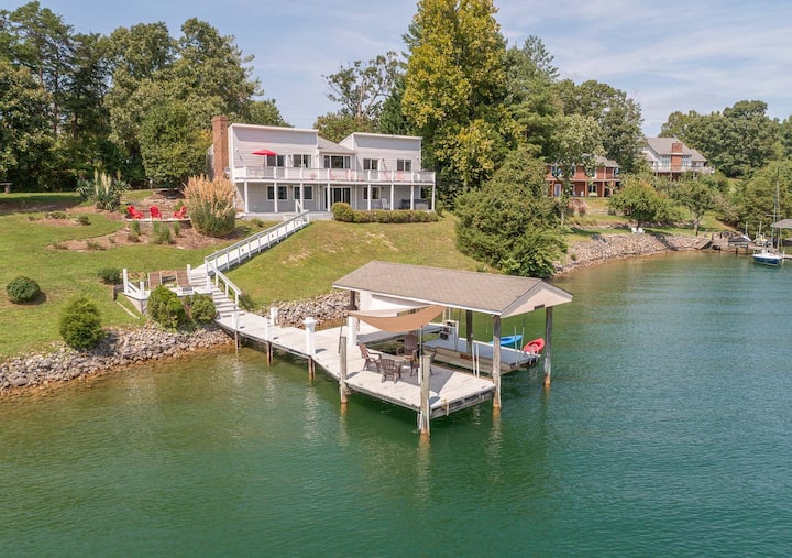 Stunning Lake Home With Private Dock, Spa, Fire Pi - Smith Mountain Lake, VA