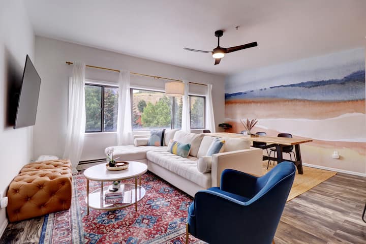 Fully Remodeled Mountain Condo, Silverthorne, A1 - Silverthorne, CO