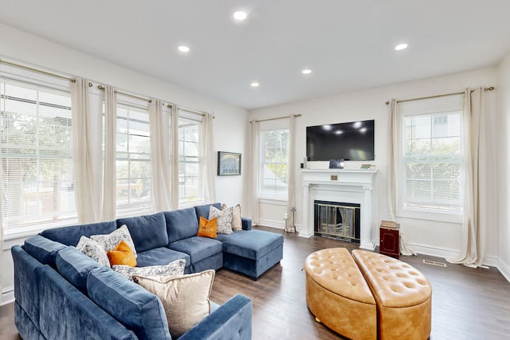 < 2 Mi Dtwn Augusta: Charming Historic Home - Augusta