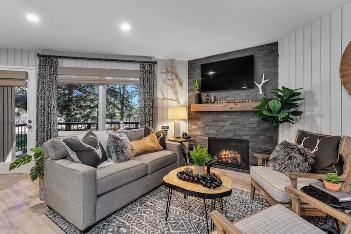 Ski House 147-resort-ground Floor-private Deck - Bend, OR