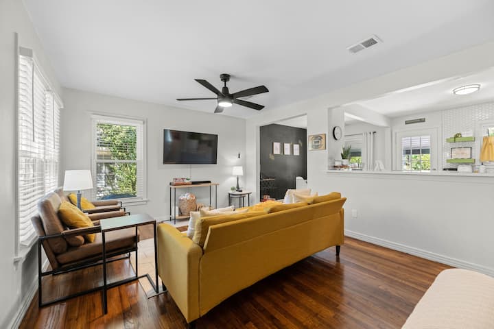 Game Day Getaway - Cozy 2 Bedroom W/ Ev Charger - Arlington, TX
