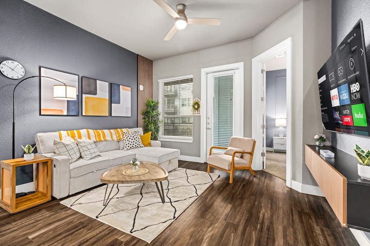 Luxe Flat W/ Pool & Free Parking•walk To Riverwalk - San Antonio, TX