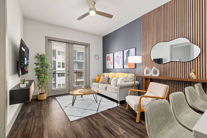Luxe W/ Pool & Free Parking•walk To Riverwalk - San Antonio, TX