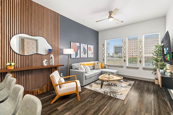 Luxe Flat W/ Pool & Free Parking•walk To Riverwalk - Highland Park - San Antonio