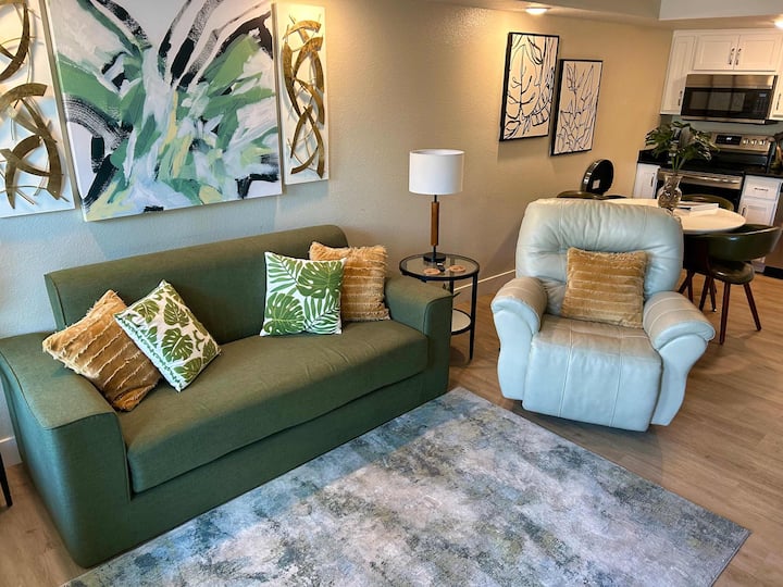 110 Walk In No Stairs Near Downtown & Convention - Bull Shoals Lake