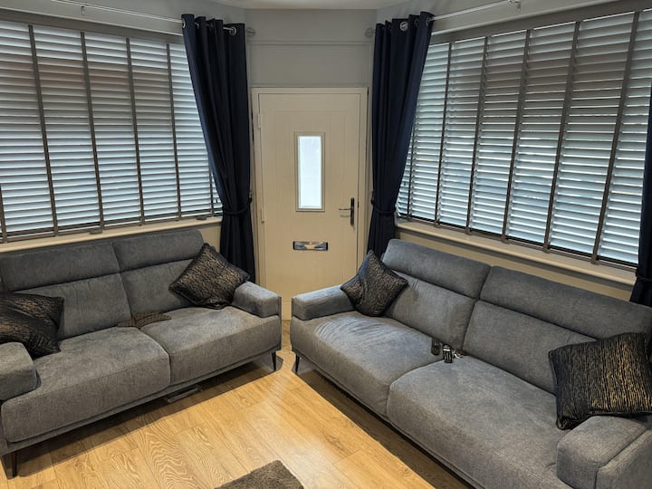 Ground Floor Luxury Brand-new Cosy Apartment - Stoke-on-Trent