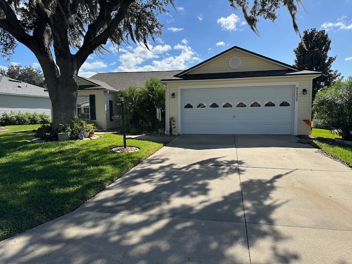 Delia Place | Florida Oasis With Private Lanai - The Villages, FL