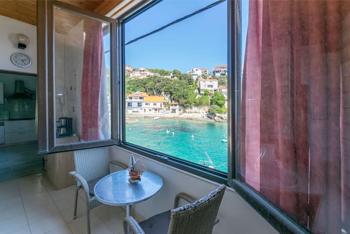 Appartement First Row (97721-a1) - Smokvica