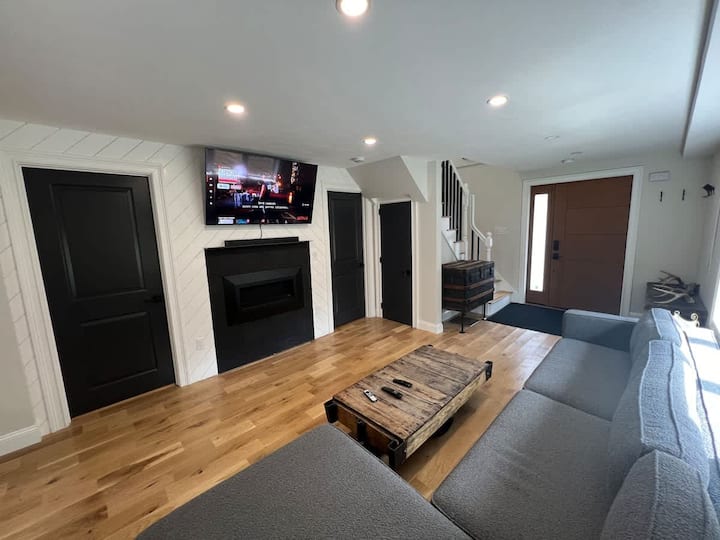 All New! Walk To Noco Village + Railroad, Fire Pit - North Conway, NH