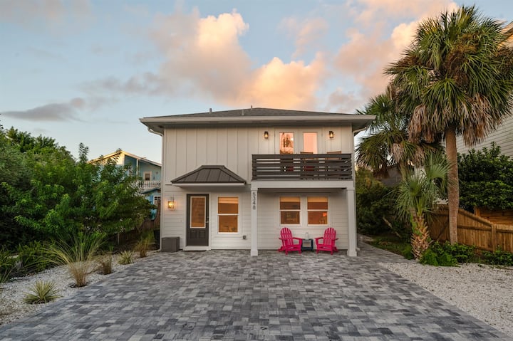 St Aug. | Rooftop Views & 5 Min Walk To Beach - St. Augustine Beach, FL