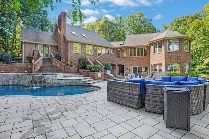 New Listing! Luxurious Private Lakefront Paradise - Mooresville, NC