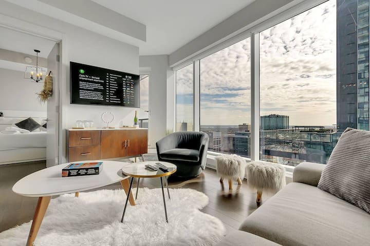 Mary - Downtown Luxury Suite With City Views - Edmonton