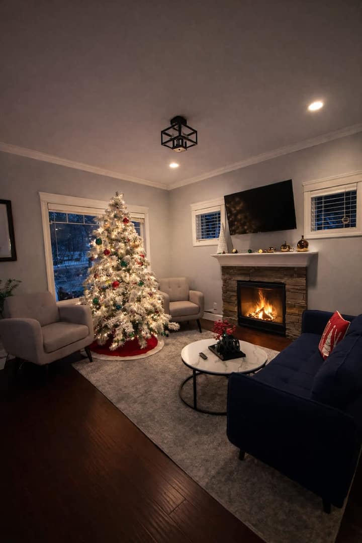 Christmas-ready Cda Home | Close To Downtown - Coeur d'Alene, ID