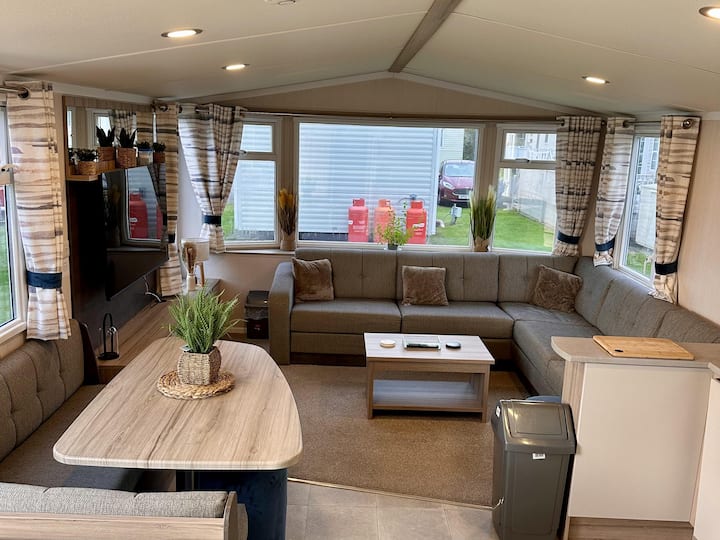 R&r Coastal Retreats Cedars 63 - Skegness