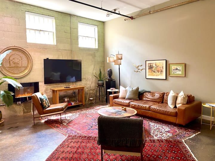 Modern City Loft Downtown  Lynchburg Va Lyh Huge - Lynchburg, VA