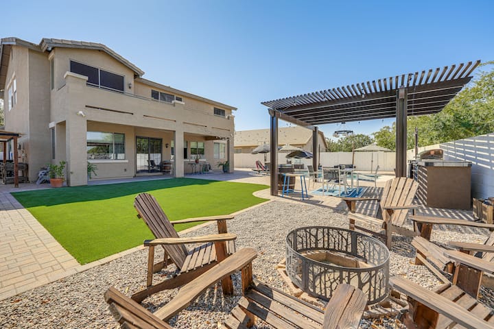 Family-friendly Retreat W/ Pool - Near Westgate! - グレンデール, AZ
