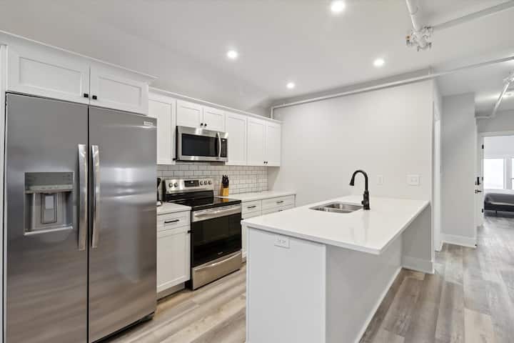 Premium Modern Victorian Unit 5 1 Bed 1 Bath - Muskegon, MI