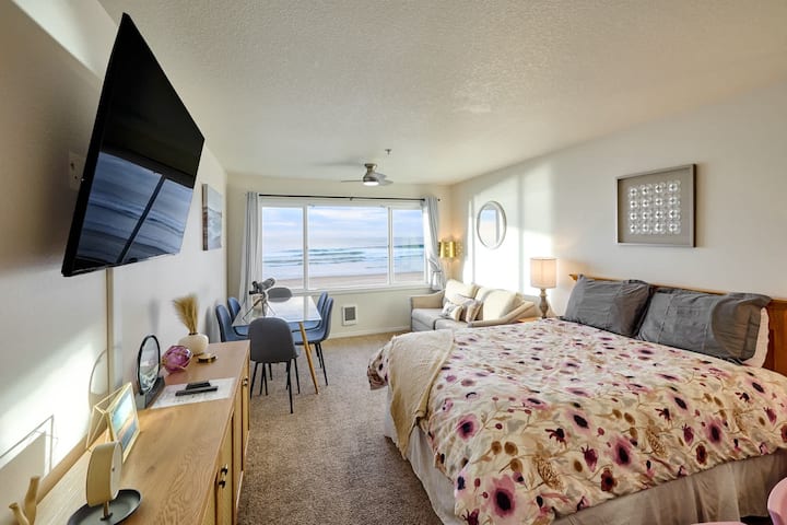 Oceanfront Suite With Beach Access - Pool And Saun - Lincoln City, OR