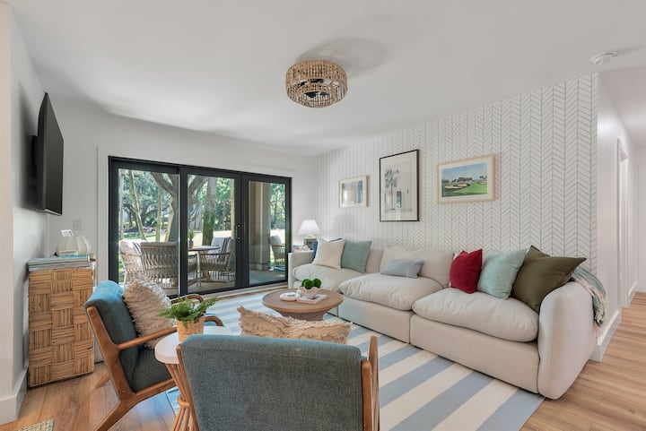Pet Friendly Beach Villa Seabrook Club Access - Seabrook Island, SC