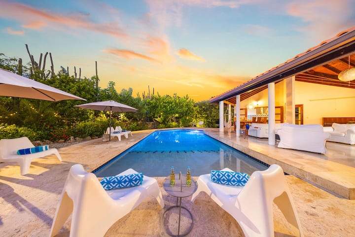 Sunny Oasis In Babijn | Outdoor Living W/ Pool - Aruba