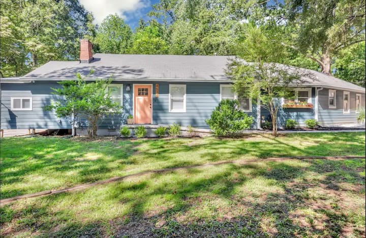 The Acworth Peach - Acworth, GA